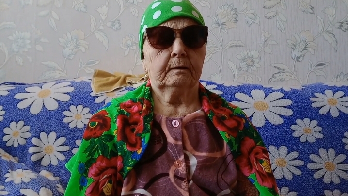 Песенка про блоху / поет Федосья Евстегнеевнна 84 года.