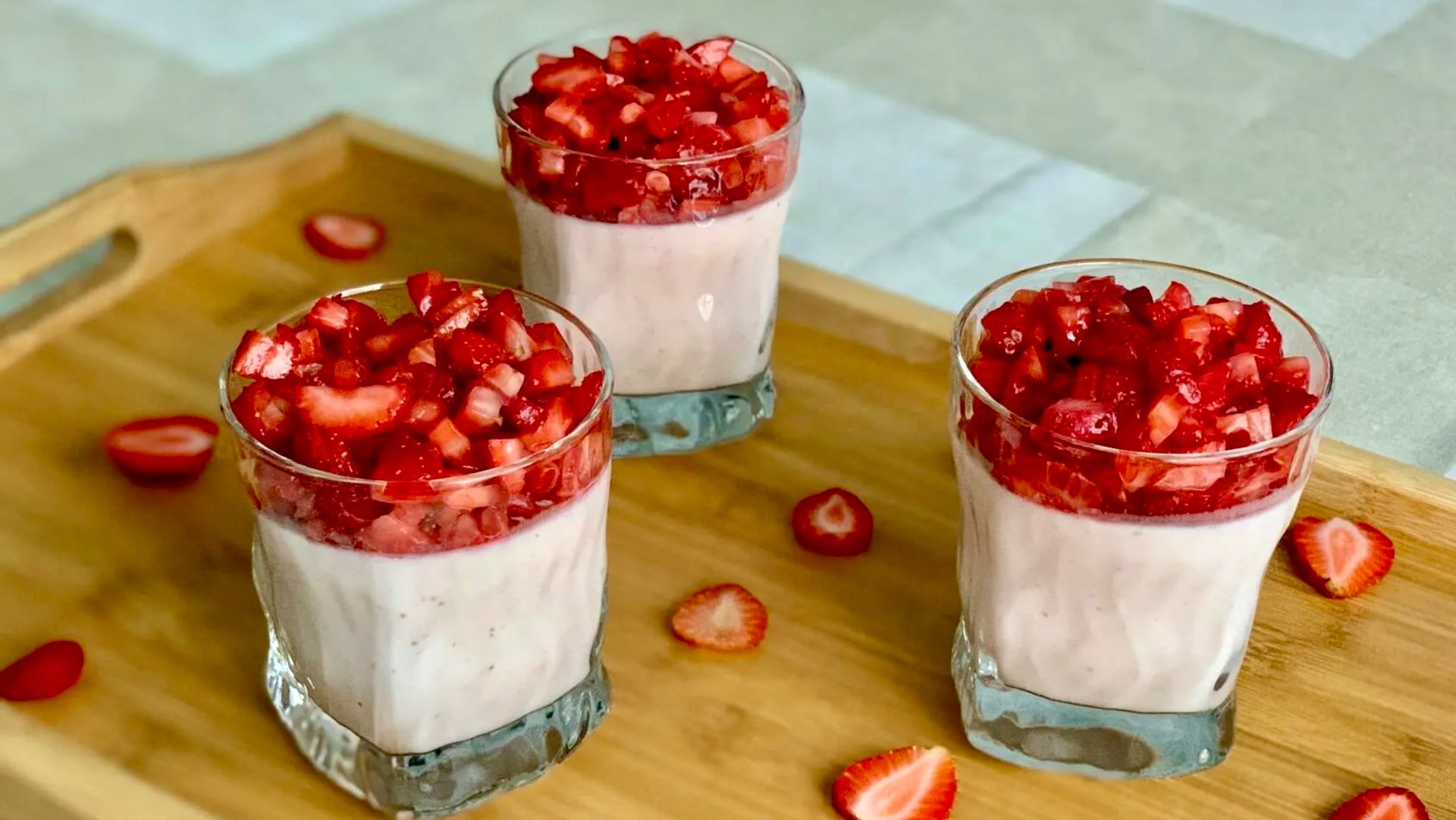 КЛУБНИЧНАЯ ПАННА-КОТТА! Нежный ИТАЛЬЯНСКИЙ ДЕСЕРТ без Повода!