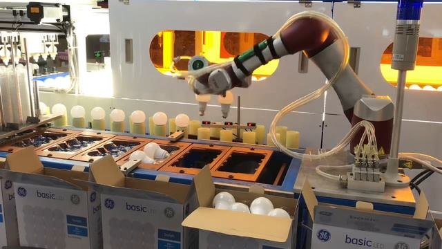 Упаковка коботом Jaka, 2