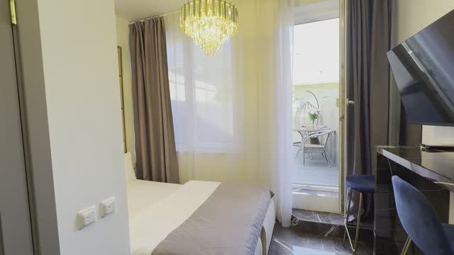 Обзор номера Стандарт с террасой в Лучшем 3* отеле RP MANHATTAN в самом центре Сочи с кафе на крыше