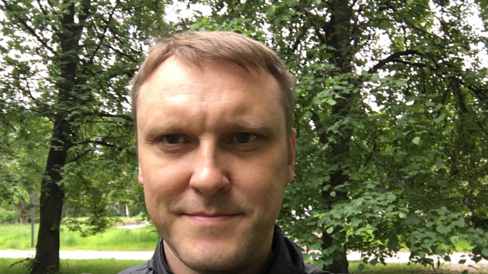 Первая точка зрения всегда ложная