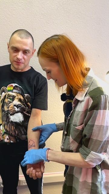 Первая татуировка ученицы на курсе Линейные тату