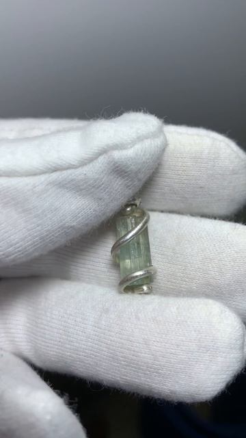 Кулон с бериллом