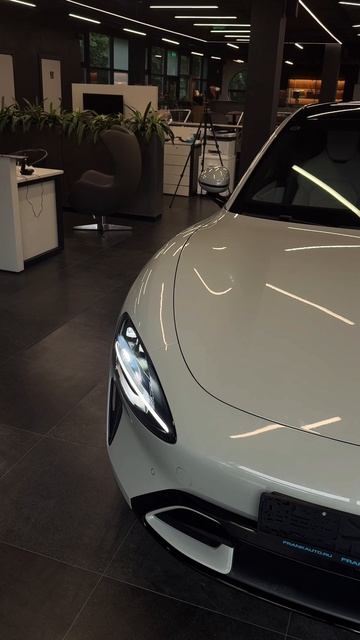 Как автомобили попадают на второй этаж в сервисном центре  FRANK AUTO?