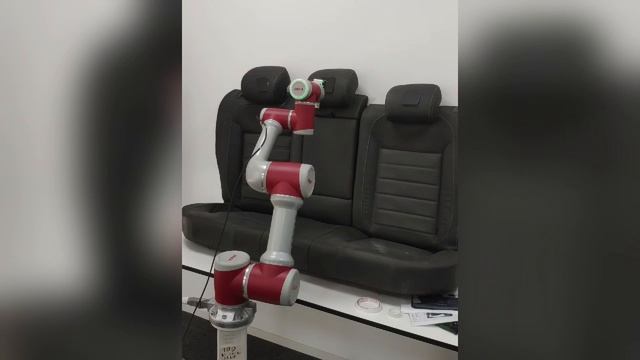 Инспекция коботом Jaka, 2