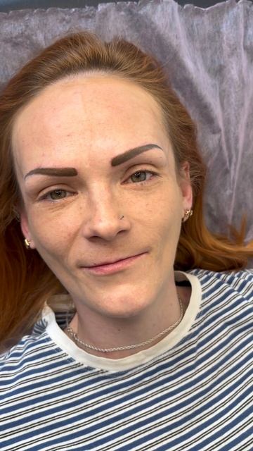 Перманентный макияж бровей