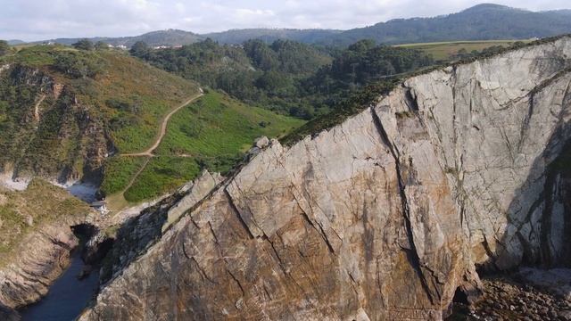 долина скалистая