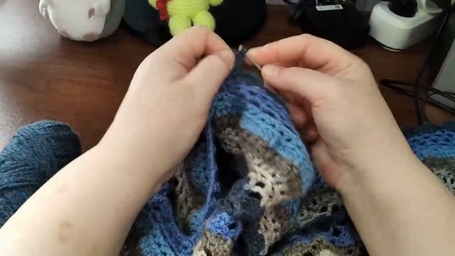 Шикарнейшая шаль крючком  в подарок