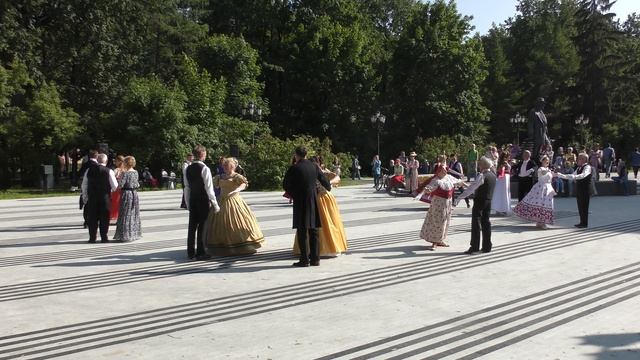 Летний бал "Русский Сувенир" в сквере имени С.В. Рахманинова