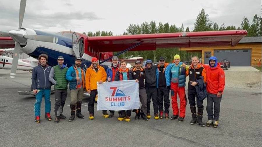 Группа Клуба 7 Вершин вылетела на ледник, в базовый лагерь Денали