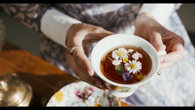 ЕЩЕ ЧУЖИЕ  STILL STRANGERS