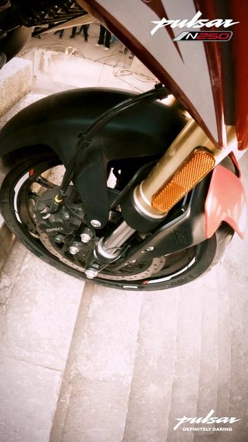 Зажигай огонь городской жизни вместе с новым Bajaj Pulsar N250 - только в июне цена 359 900 руб