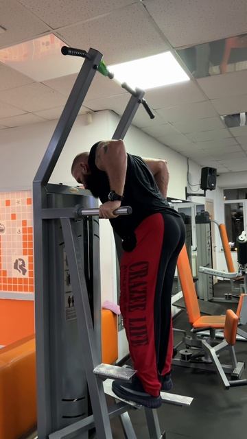 Отжимания на гравитроне