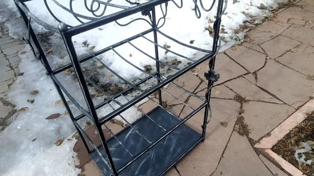 Кованая дровница. Виноградная лоза