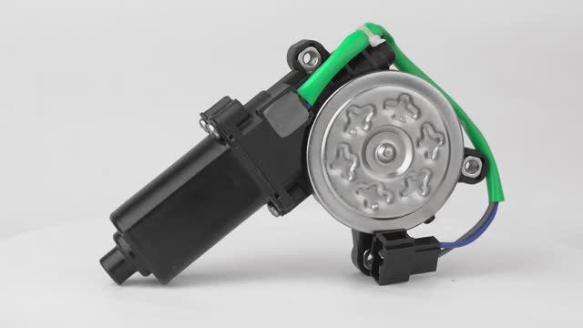 Моторедуктор стеклоподъемника правый "под крест" для Daewoo Lanos и Nubira. Обзор