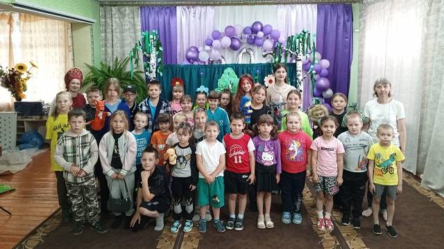 Кукольный спектакль «Как лиса волка судила» п. Семейкино («Театр на колесах «Сказочный рейс»)