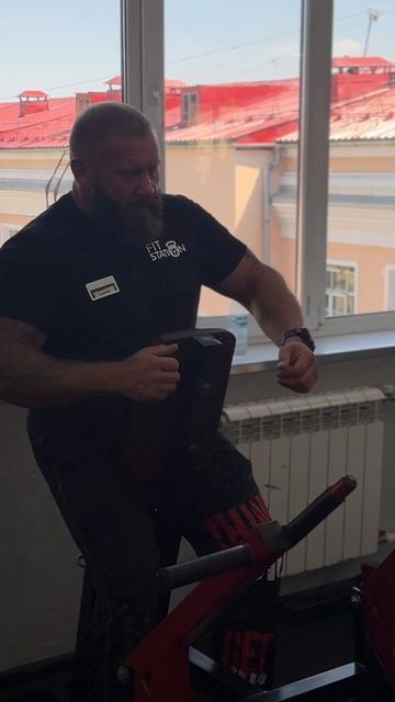 Тренажер на широчайшие мышцы спины