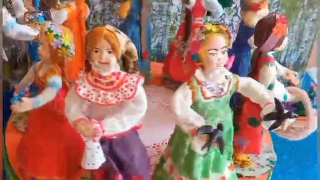 Студия ДПИ " Рукотворные истории" РДК
Руководитель Наталья Малюгина
" Русский хоровод"