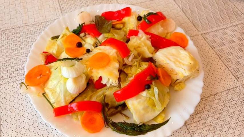 Закуска из молодой капусты //
Хрустящая вкусная капуста