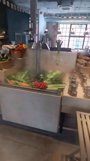 Витрина для зелени с увлажнением