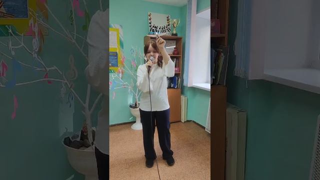 8. Азаренко Ксения - "Журавлики мира"