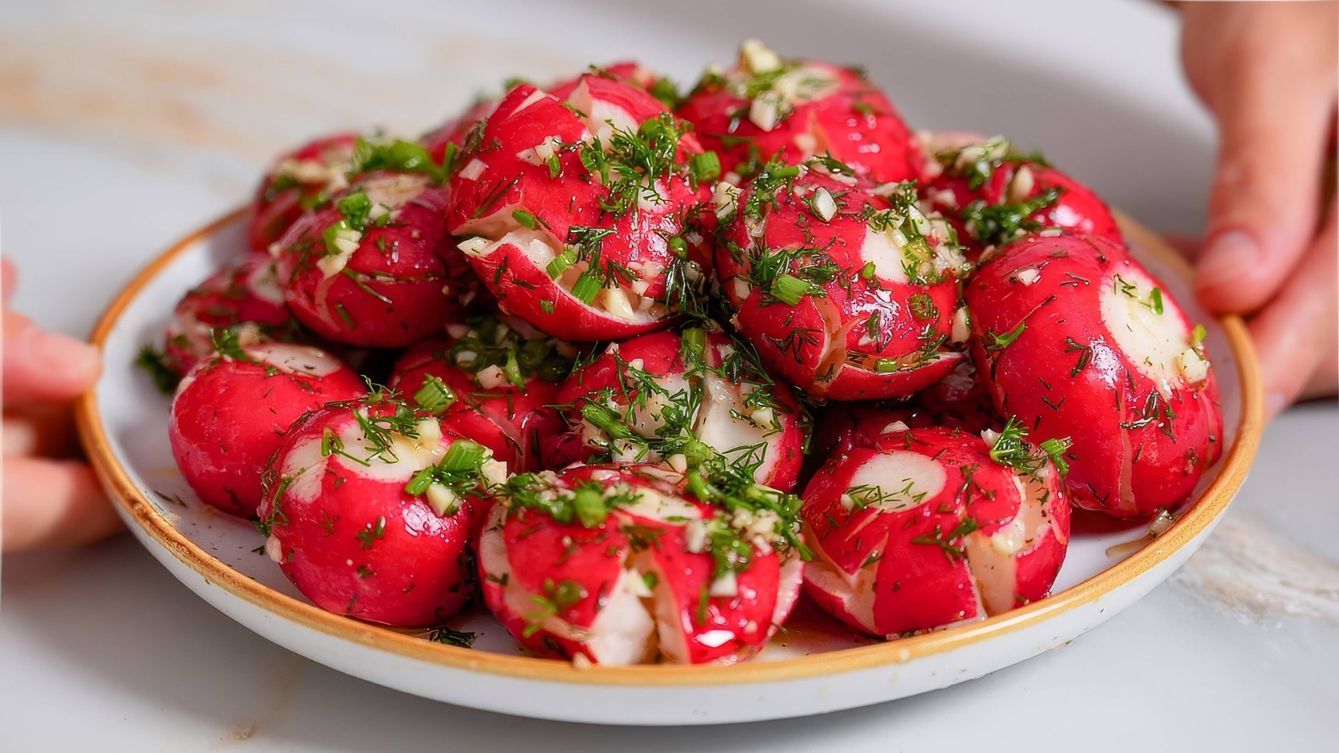 Избейте свою РЕДИСКУ - Так оригинально я еще не готовила! Битая маринованная редиска!