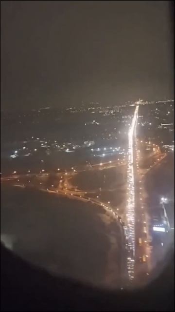 Огни Москвы в иллюминаторе