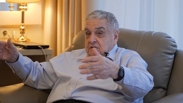 Трудное военное детство Абела Аганбегяна