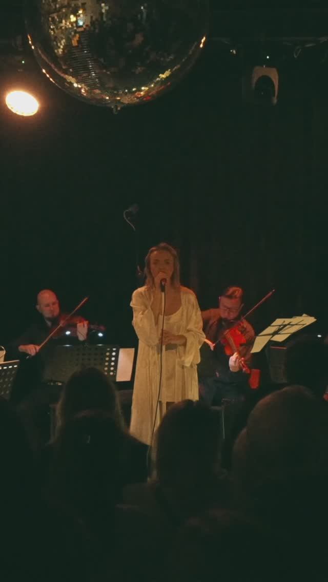 Настасья - Неправильно (презентация альбома "Акустика") live