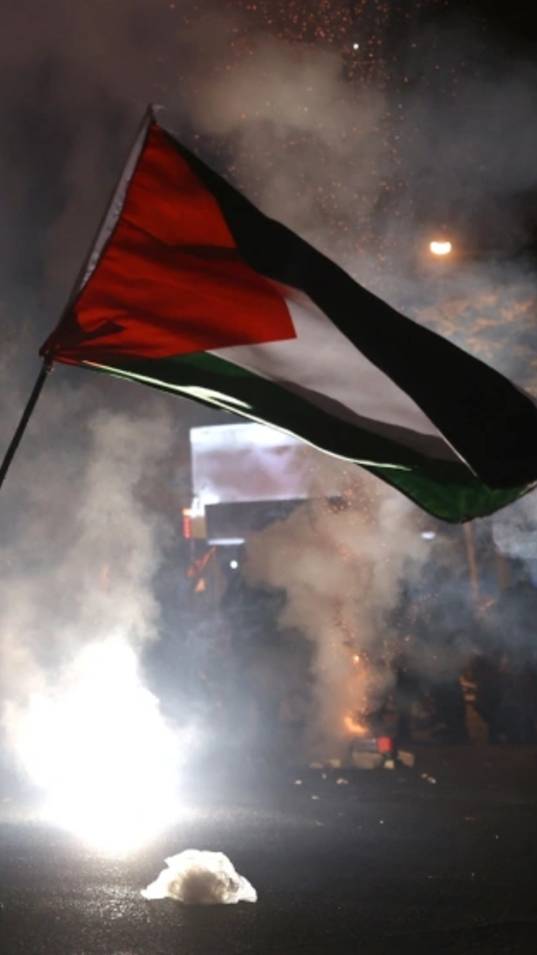 В Тель-Авиве простые евреи кричат вслед солдатам ЦАХАЛ: «Это всё из-за вас!»