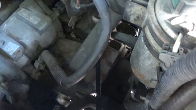 Щелчок подушки крепления двигателя на Ssang Yong Kyron