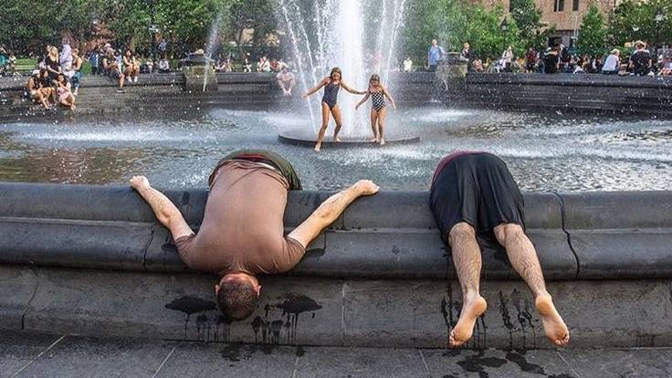 Вот и мы в этом году открыли фонтанно-купальный сезон! И на хиба тот аквапарк ))