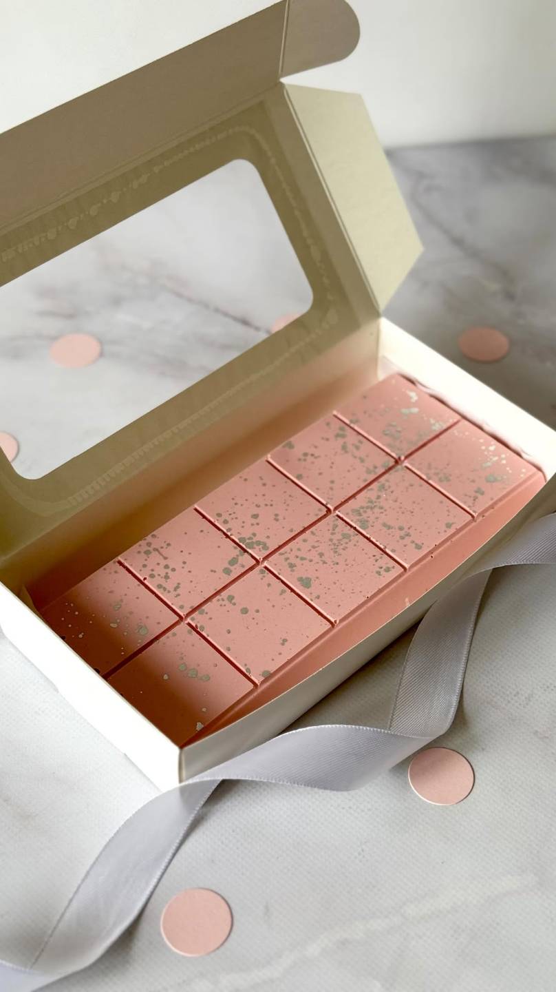 Шоколад «Волосатый» с начинкой из пишмание и фисташковой пасты — распаковка трендового шоколада