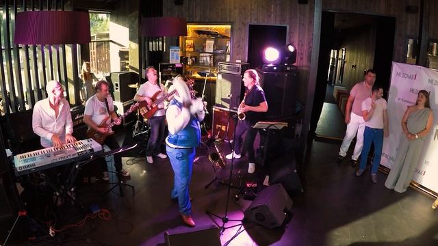 KINGSTON TOWN cover solo sax&bass