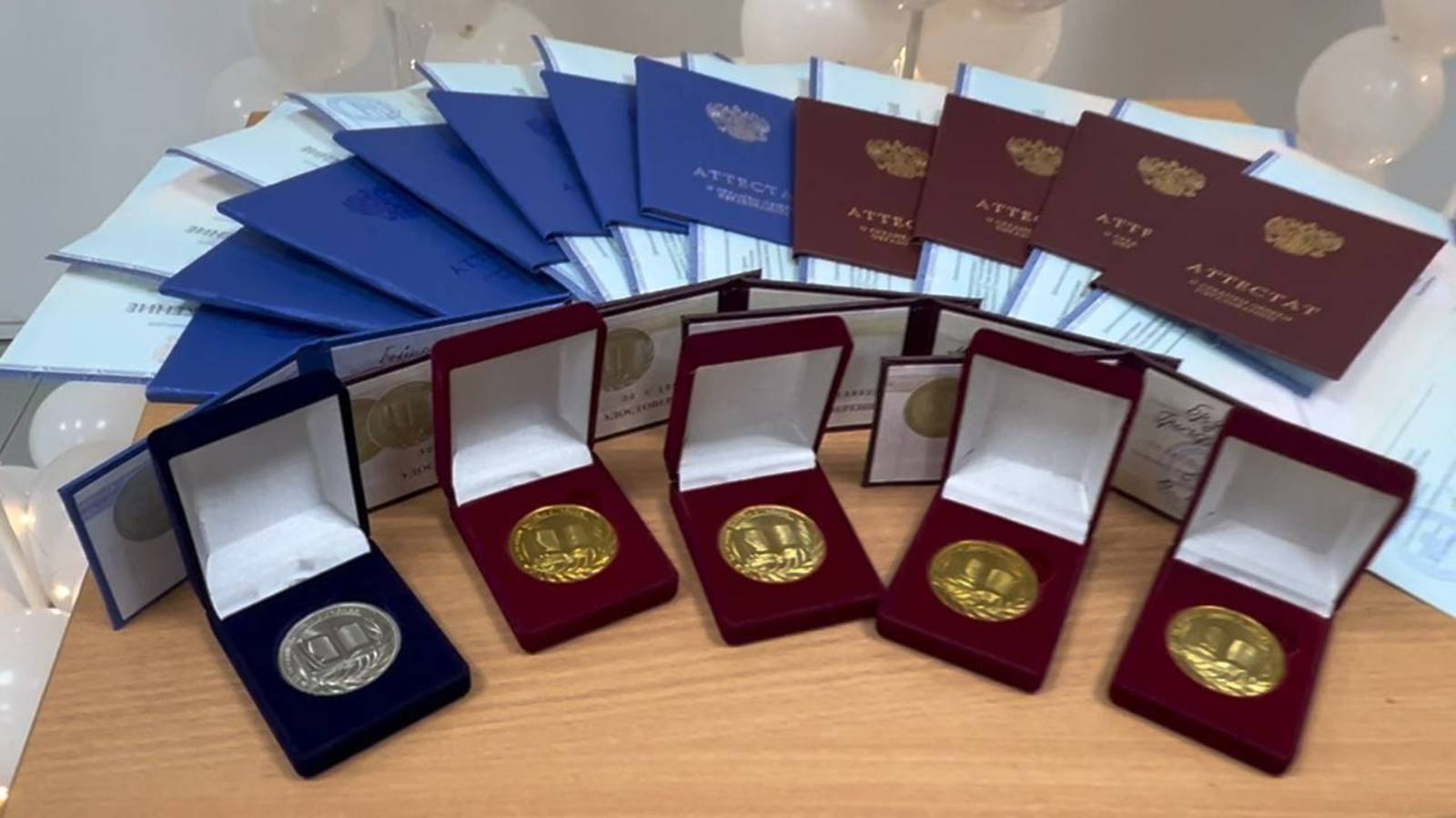 Вручение аттестатов 2025г. Школа "Классика"