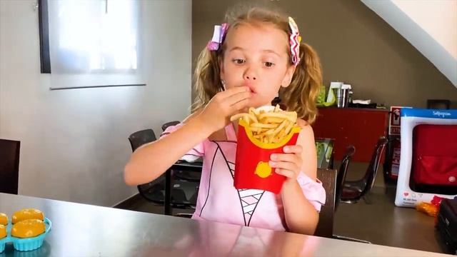 Мистер Макс • Mister Max - Макс и Кэти делятся игрушками для игры с водой