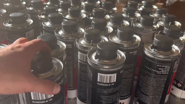 Автоматический этикетировщик для высоких банок сложной формы