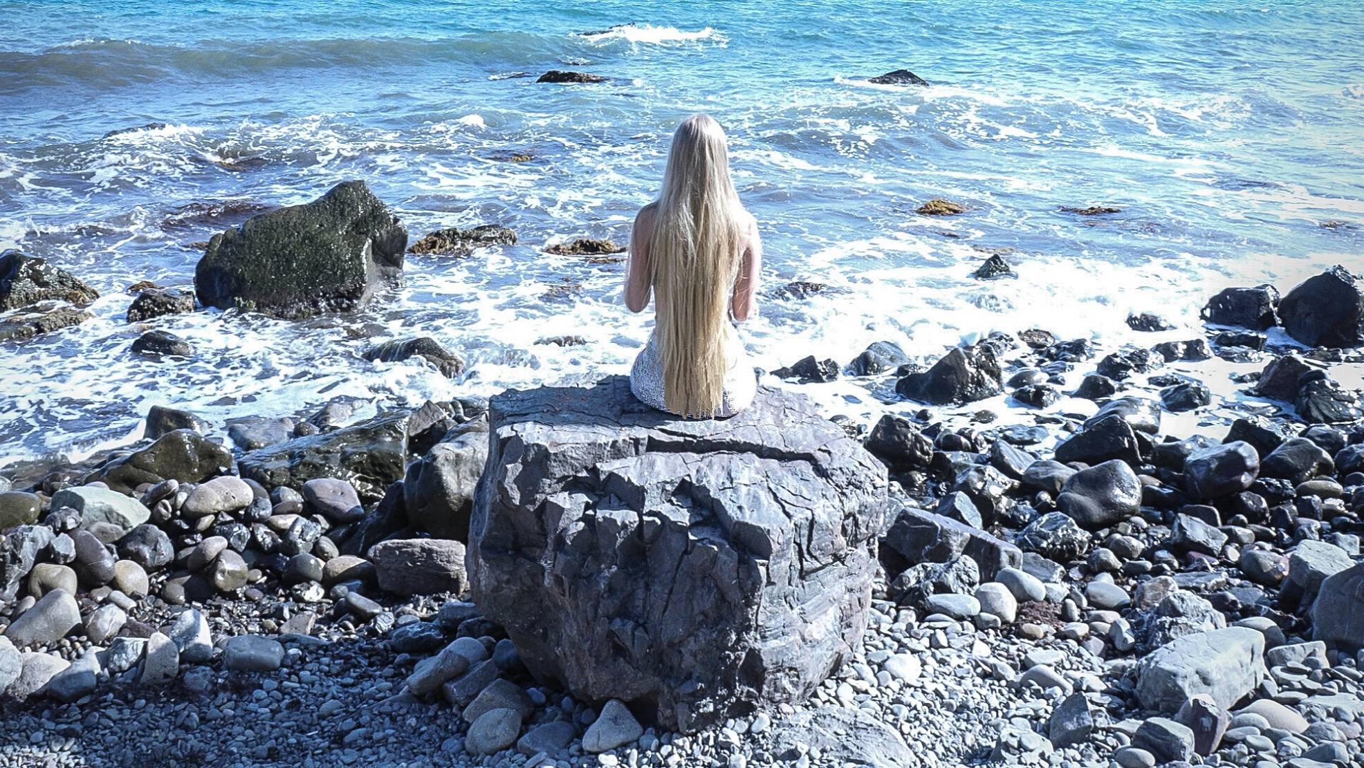 "О чем поет Сирена?" - мистическая вокально-музыкальная композиция. Композитор и певица Алина Герц