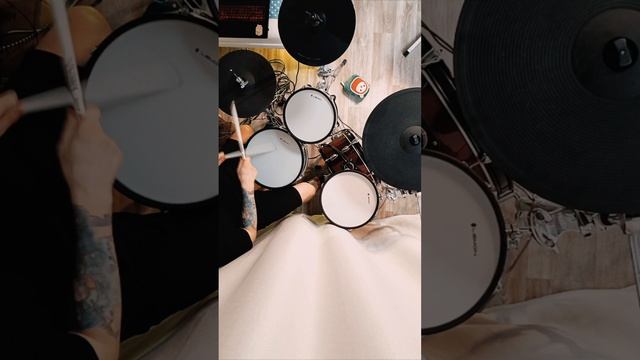 Sum 41-Over my head |DRUMCOVER|🥁🤘🤘
#rock #punk #cover #music #drums #drummer #барабаны #рок #каве