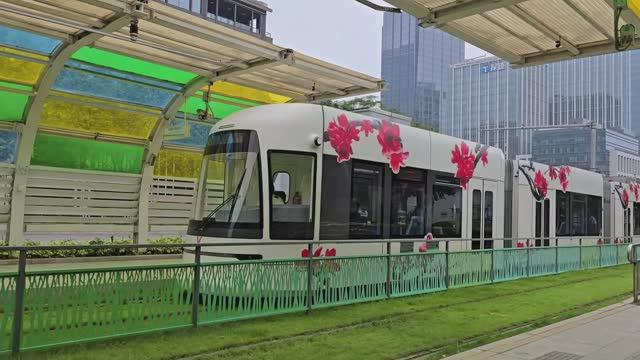 Трамвай производства CSR Zhuzhou в Гуанчжоу (06.06.2025)