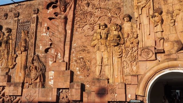 Барельеф Колхида в Кутаиси, Грузия