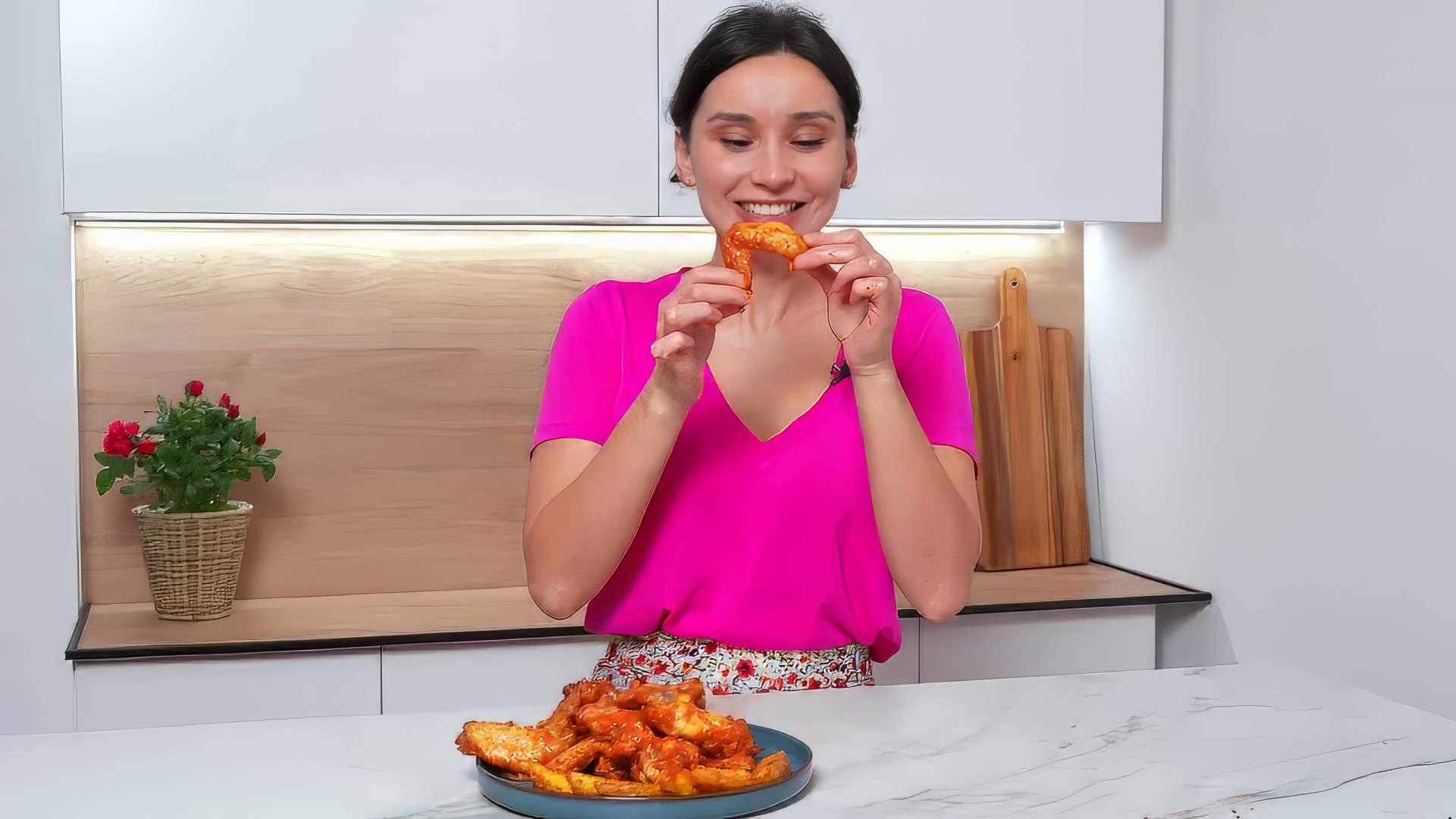 Супер маринад! Куриные крылышки с картошкой в духовке