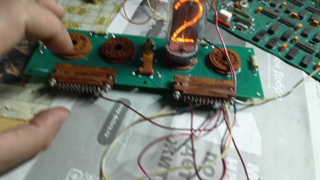 Закончена сборка платы индикации основного времени на ИН-18 к проекту