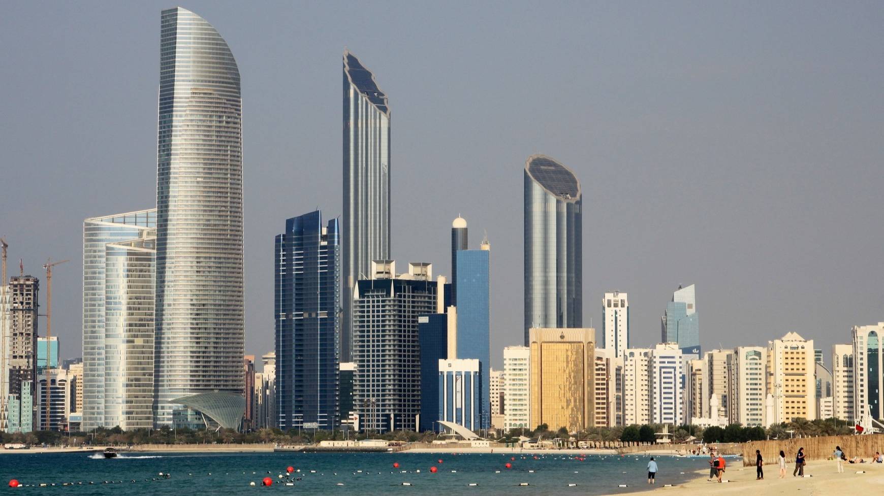 Абу Даби пляж и мемориал основателям. Вечерняя прогулка по набережной