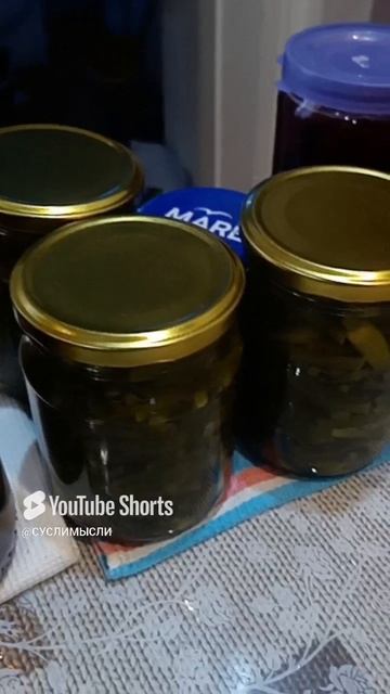 Замариновала чесночные стрелки.