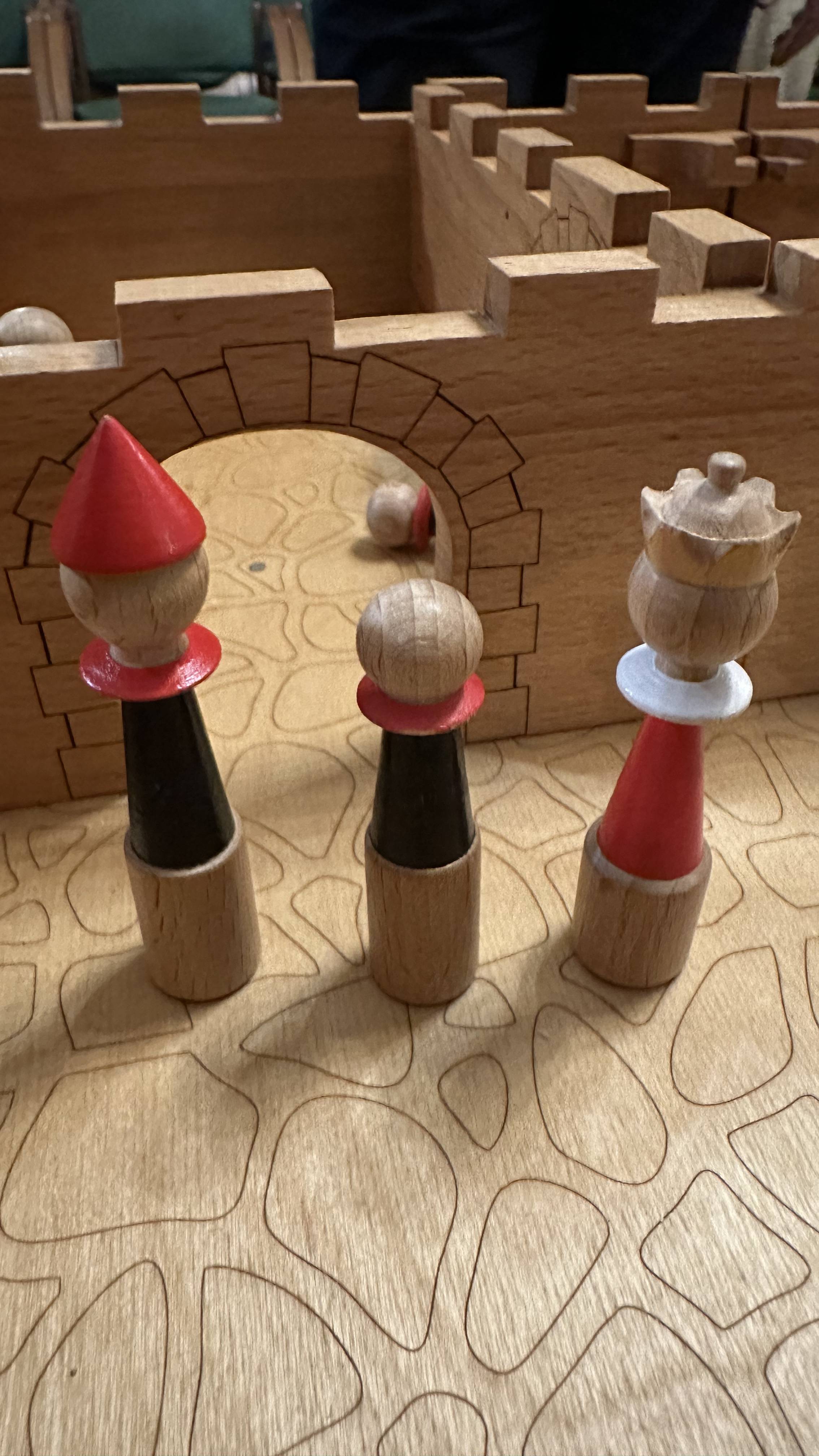 Корона в опасности #игры #games  #волчки #craftgames #настолки #настольныеигры #семейныеигры #wood