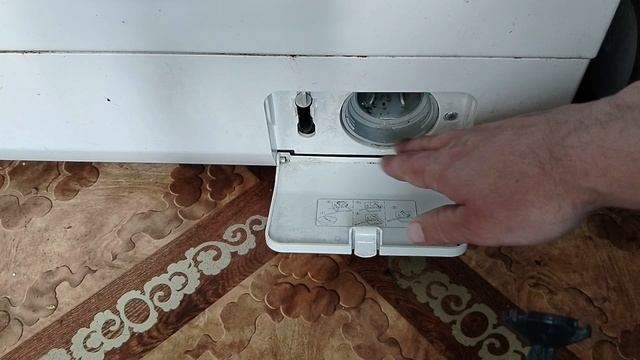 Что делать, если стиральная машина не сливает воду. Как слить воду из стиральной машины.
