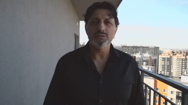 Популярная песня - Не виноваты. Эстрадный певец Сергей Тарасов. Русские музыкальные хиты 2021 видео