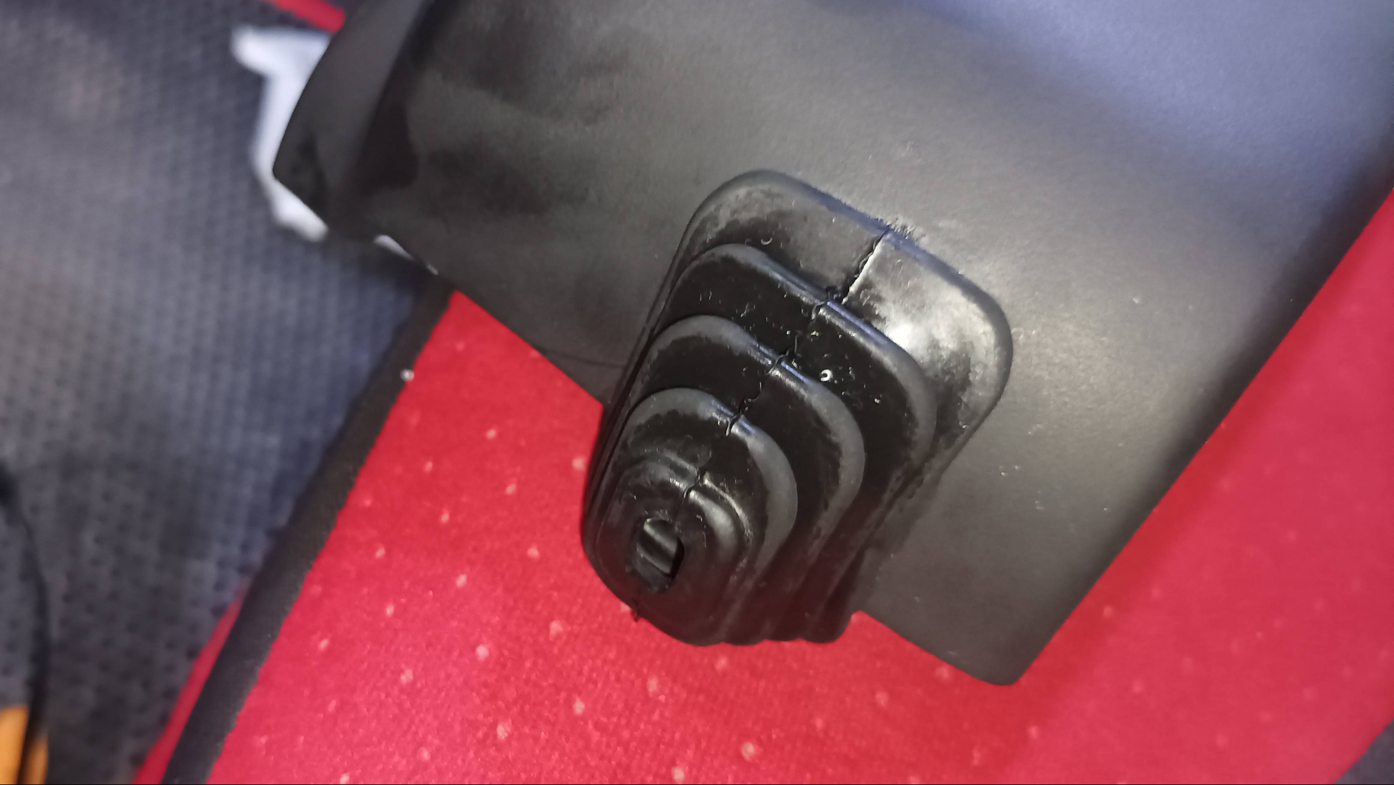 Пыльники на переключатели под рулём на Авео Т-200.