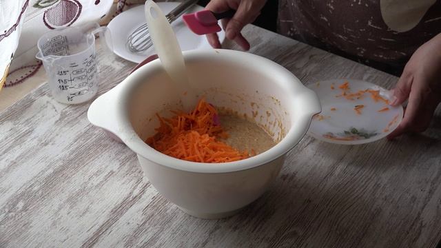 Морковный пирог из цельнозерновой муки со специями. Bizcocho de zanahoria con harina integral.